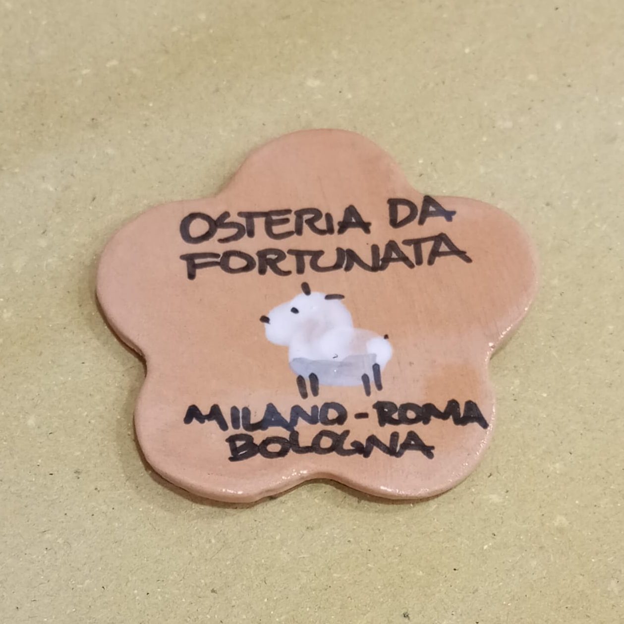 Calamita a fiore in terracotta dipinta a mano - Osteria da Fortunata